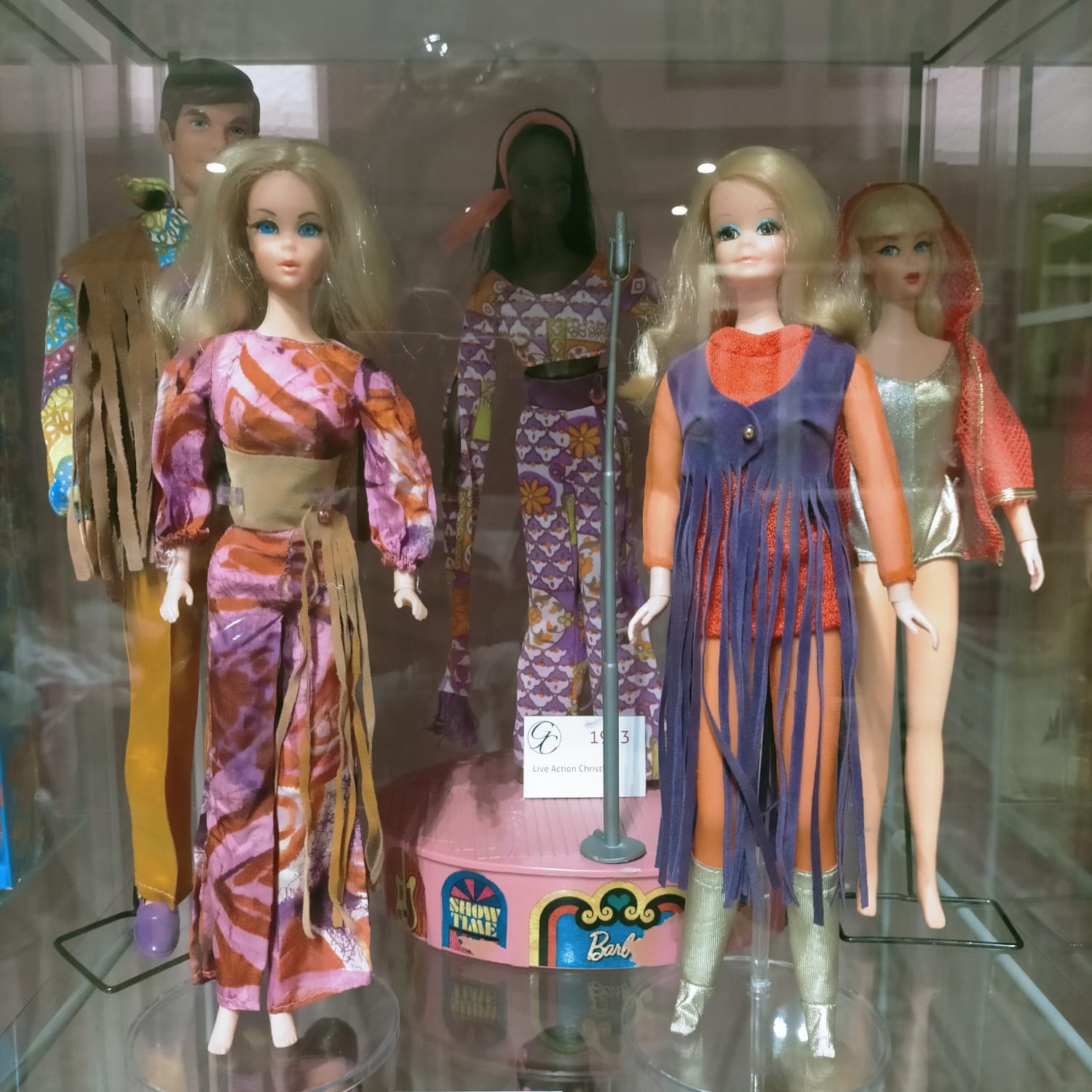 “Fashion Doll Revolution”: La più grande esposizione personale di ...